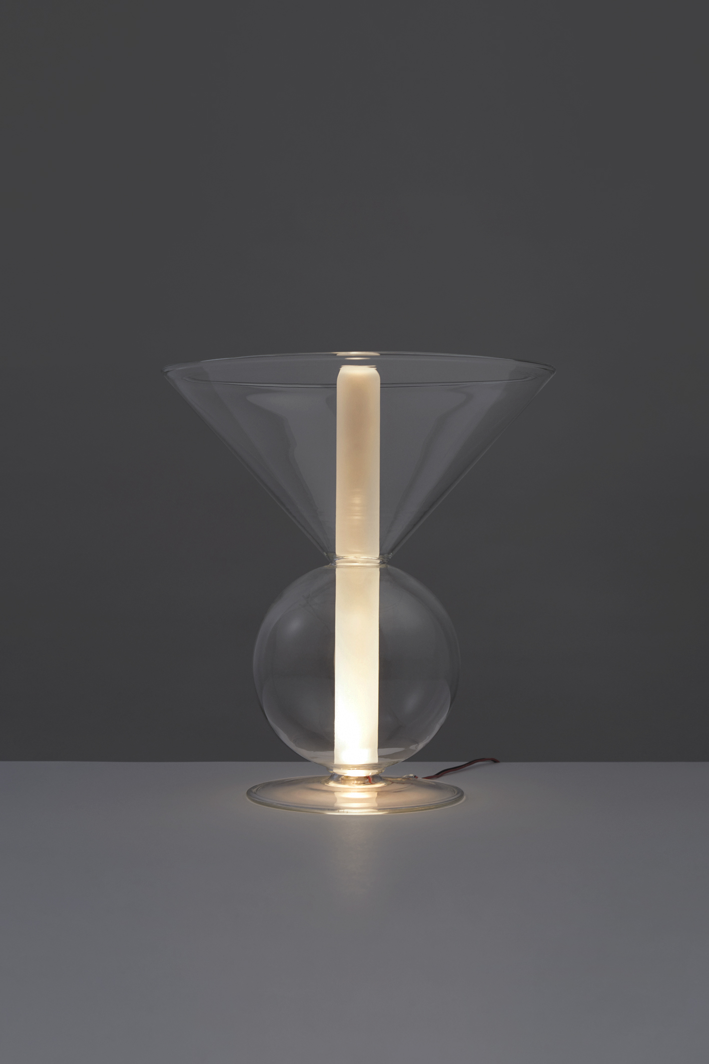 UPSIDE DOWN FRAGILE TABLE LAMP – Jaume Ramírez studio