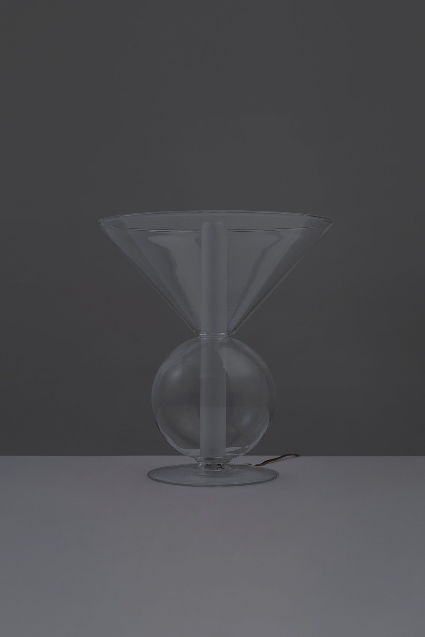 UPSIDE DOWN FRAGILE TABLE LAMP – Jaume Ramírez studio